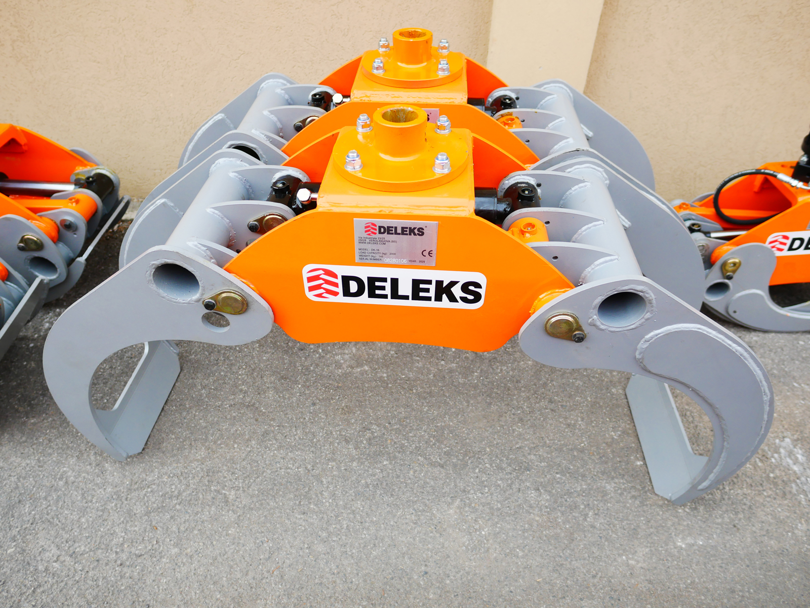 Log grapple mini diggers, forest crane or manure loading DK-16